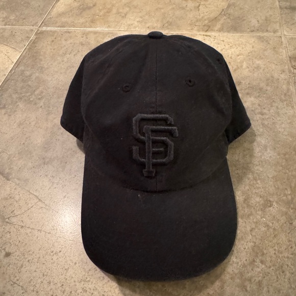 Accessories | Black Sf Giants Baseball Cap With Embroidered Logo | Poshmark